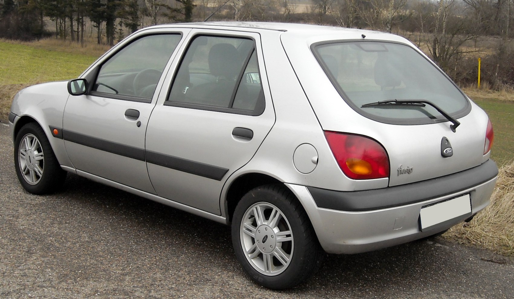 Ford Fiesta V (Mk5, 5 door) 1.3 i (50 Hp)
